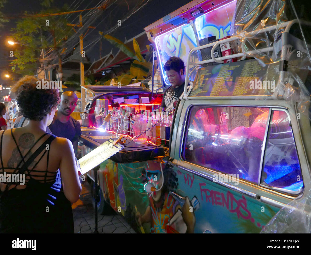 Vw bus bar hi-res stock photography and images - Alamy