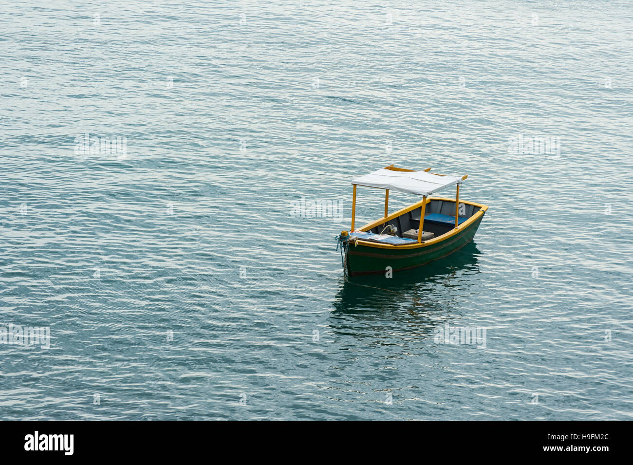Empty boat hi-res stock photography and images - Alamy