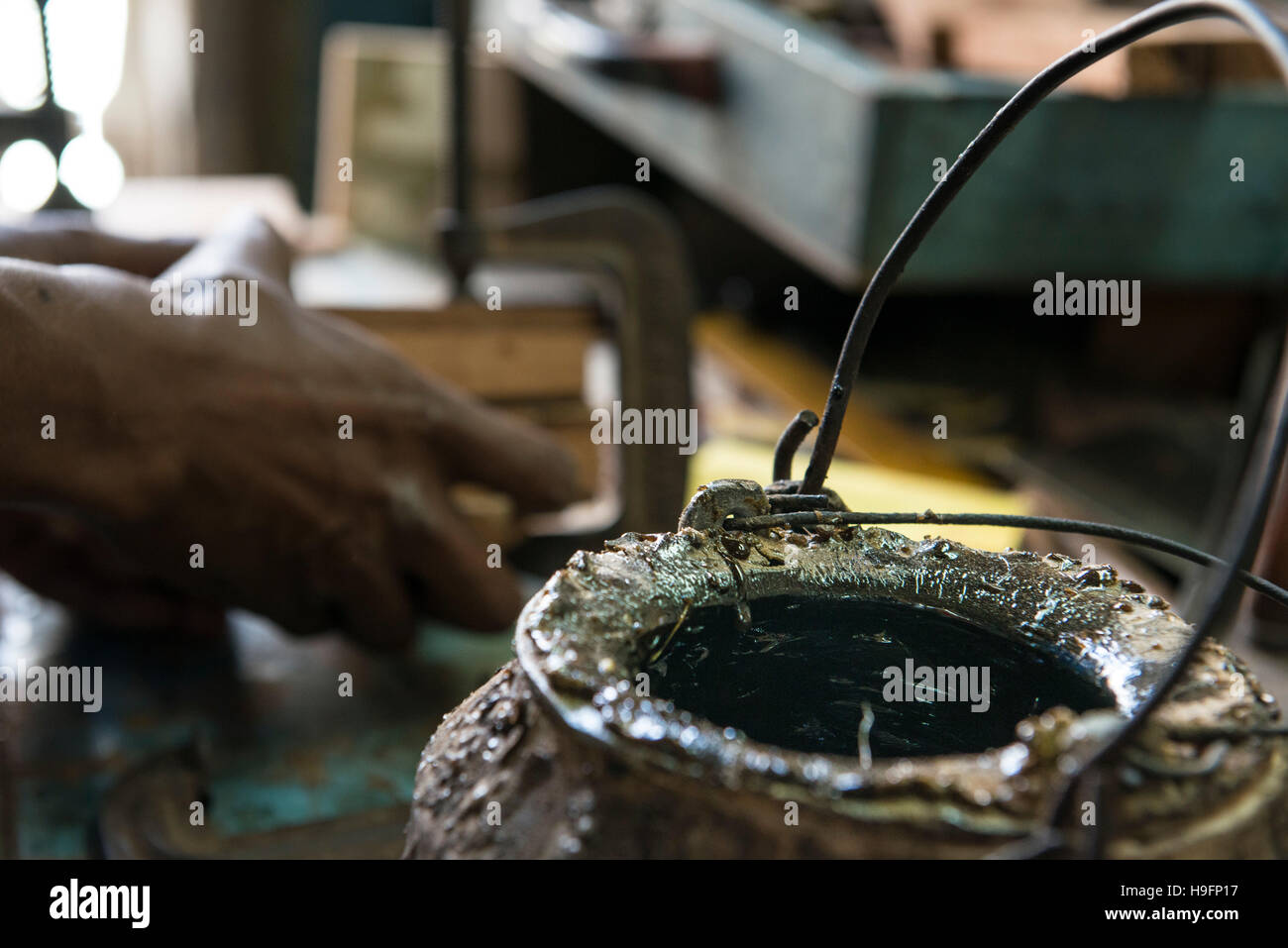 The glue pot hi-res stock photography and images - Alamy