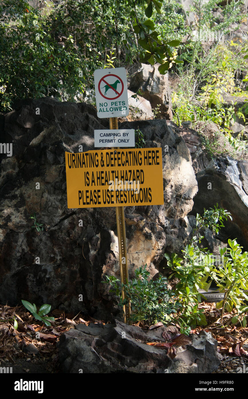 no urinaniting or defacating sign Stock Photo - Alamy