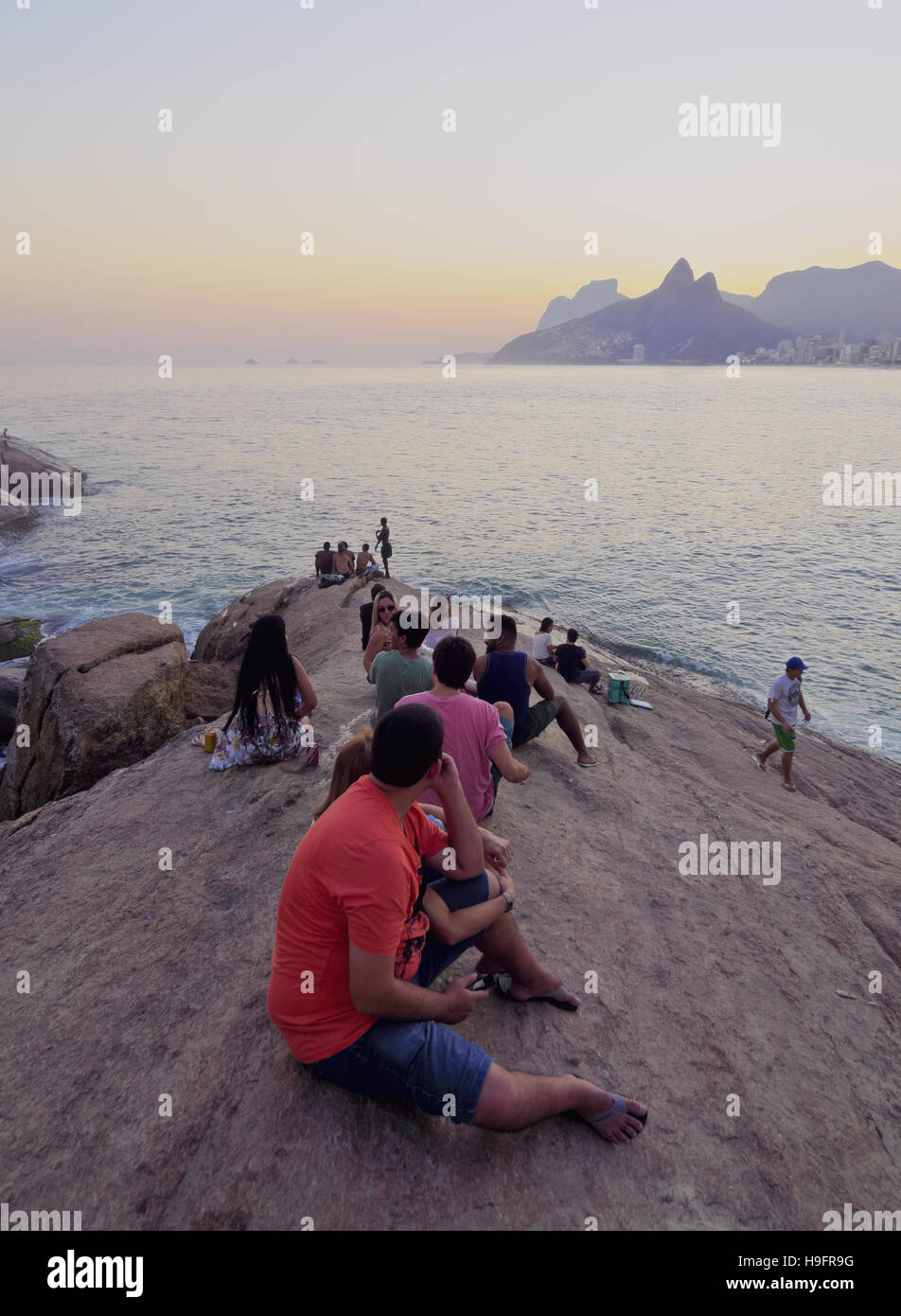 Pedra do arpoador hi-res stock photography and images - Alamy