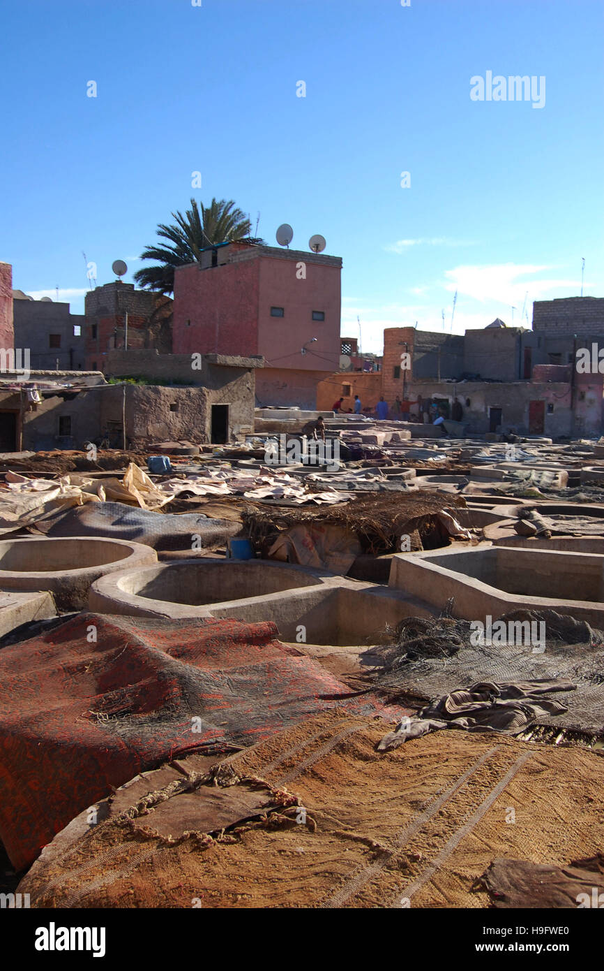 Marrakech leather tanning hi-res stock photography and images - Alamy
