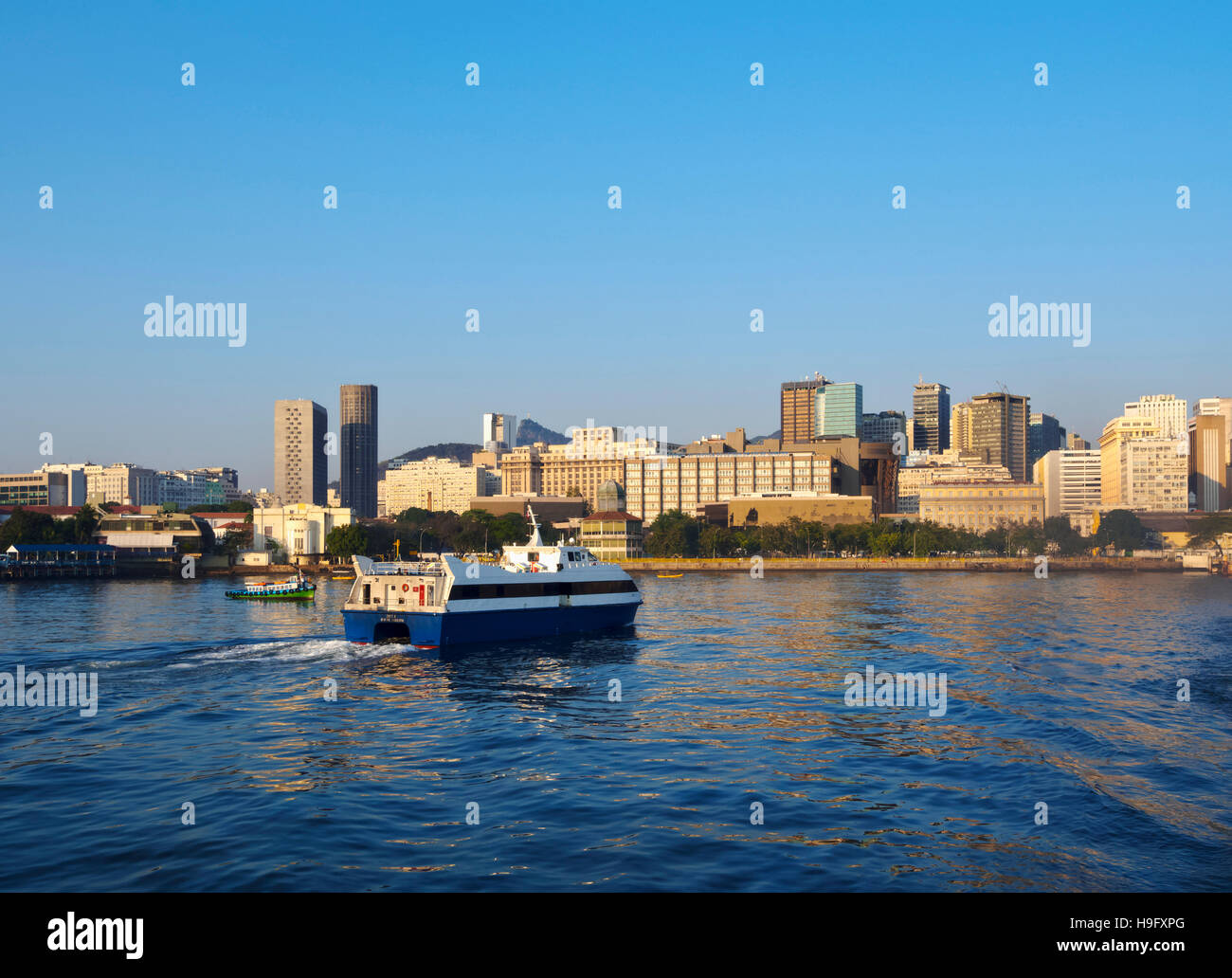 Brazil guanabara bay niteroi ferry hi-res stock photography and images ...