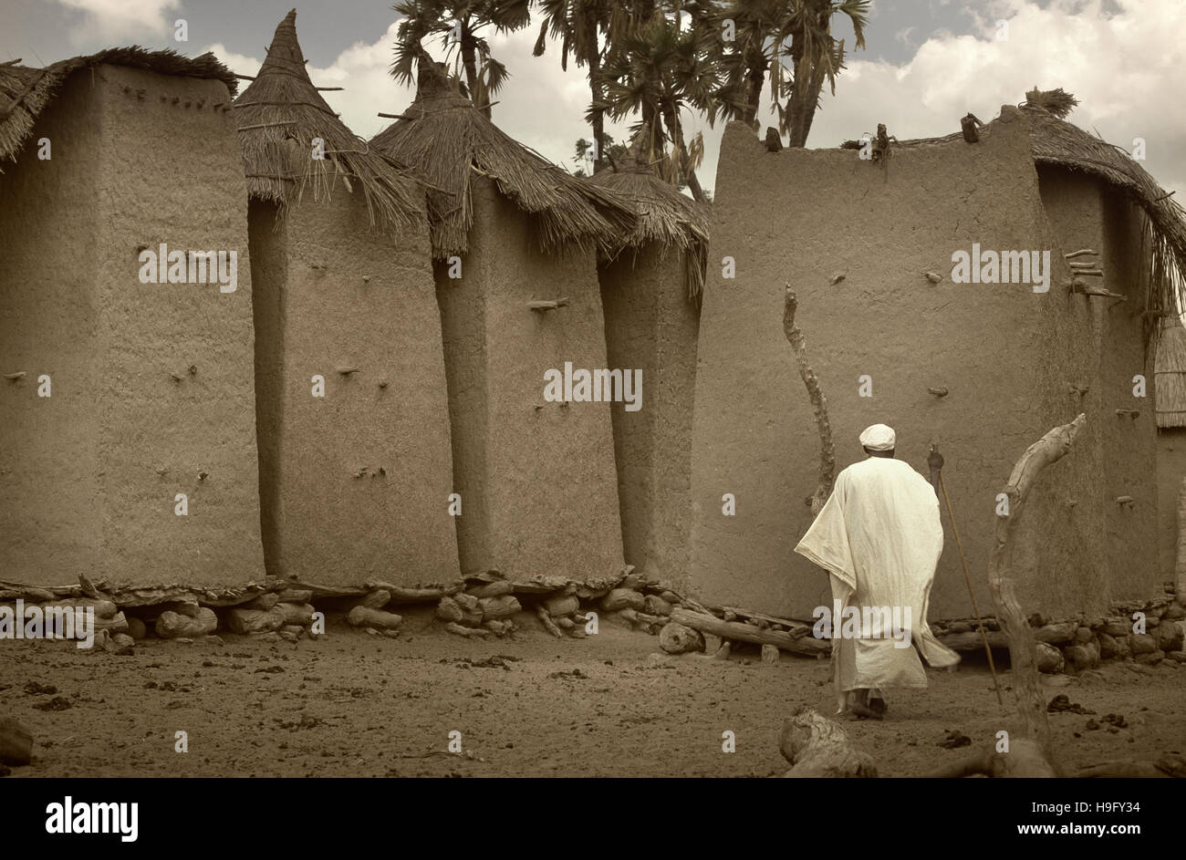 Dogon tribe hi-res stock photography and images - Alamy