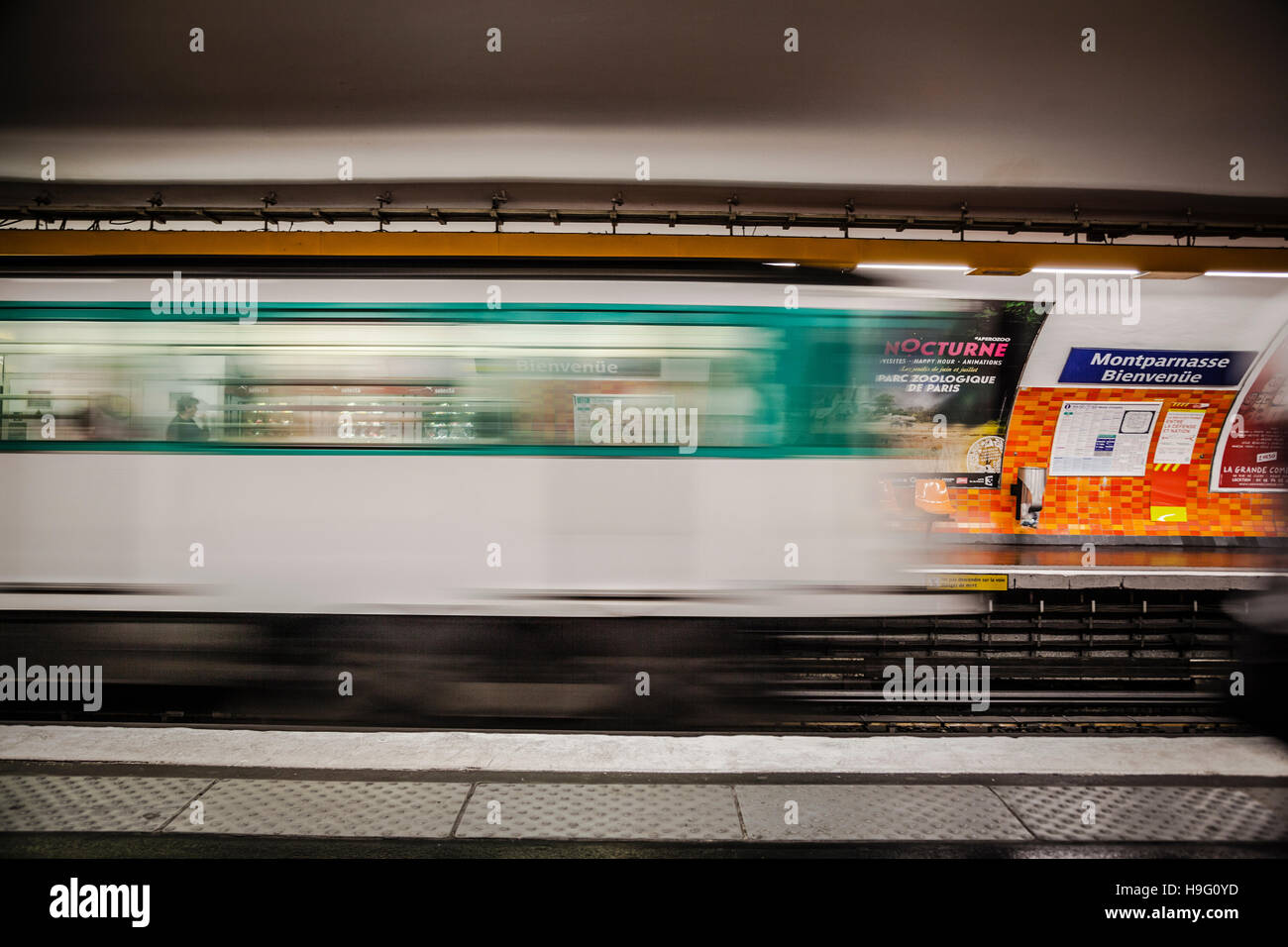 View metro station in Paris Stock Photo - Alamy