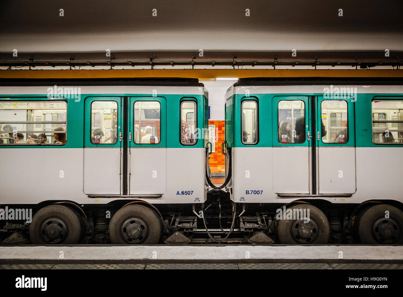 View metro station in Paris Stock Photo - Alamy