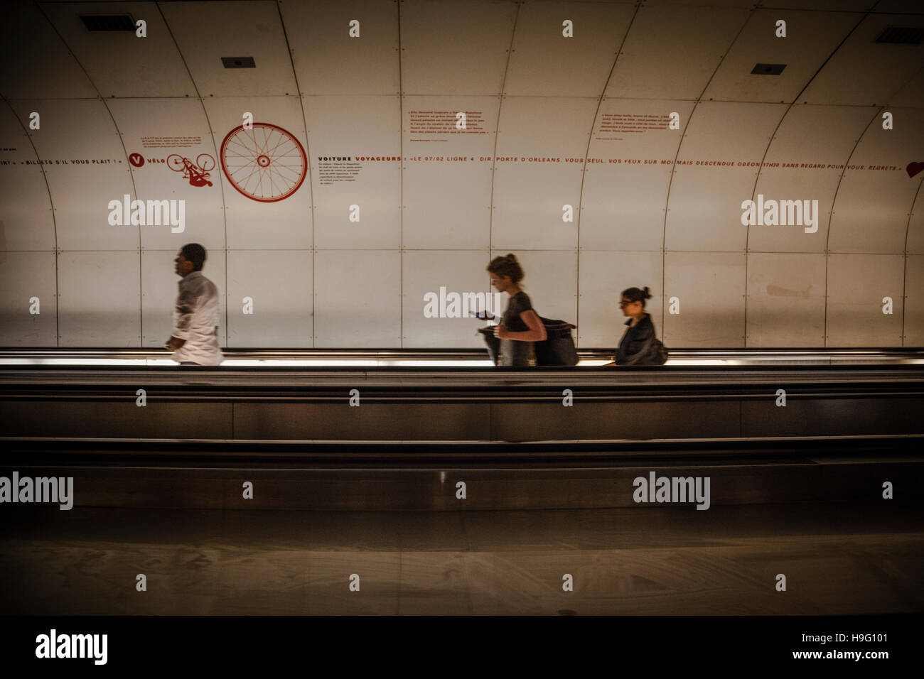 View metro station in Paris Stock Photo - Alamy