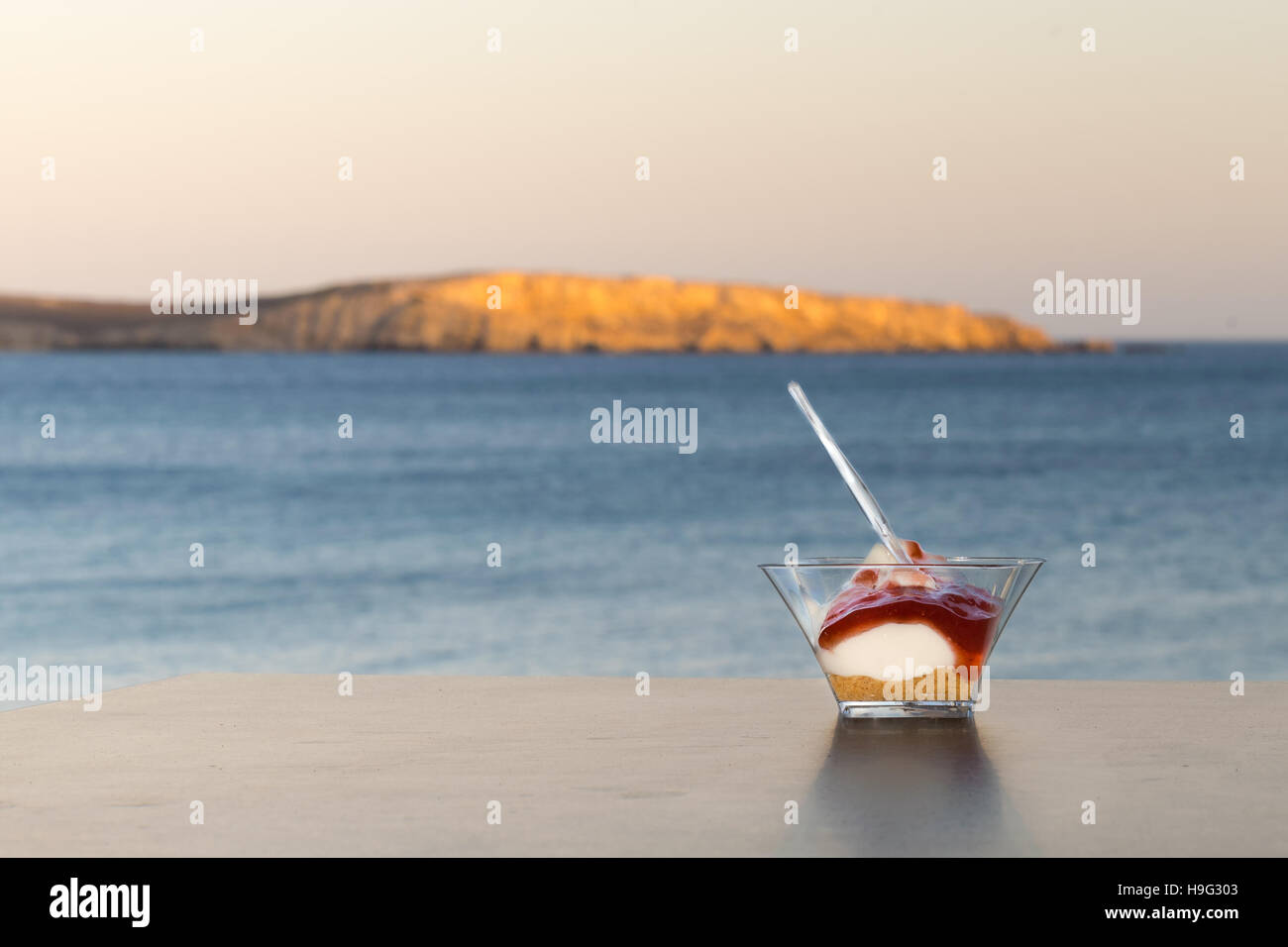 Summer cheesecake hi-res stock photography and images - Alamy