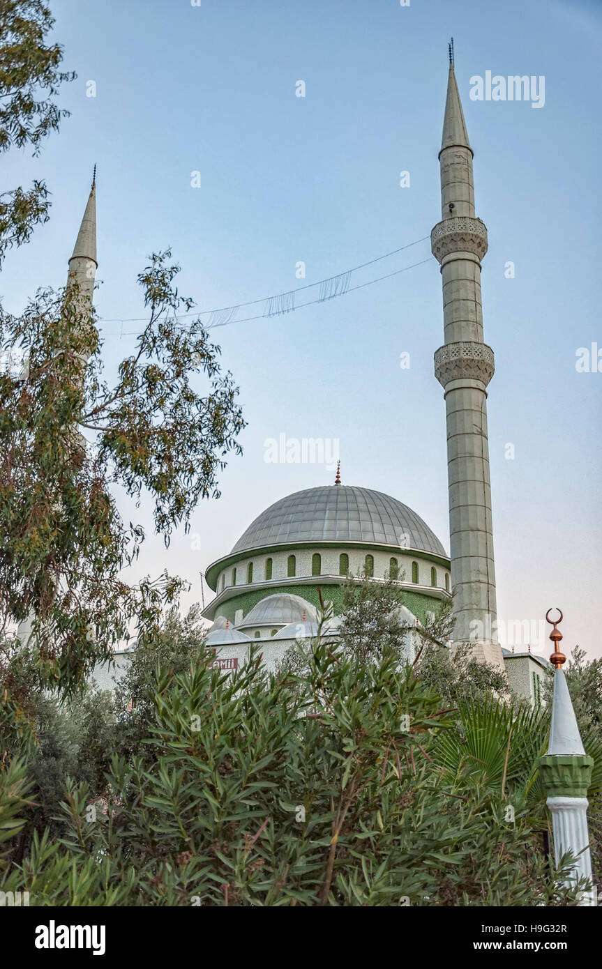 Mosque building side view hi-res stock photography and images - Alamy