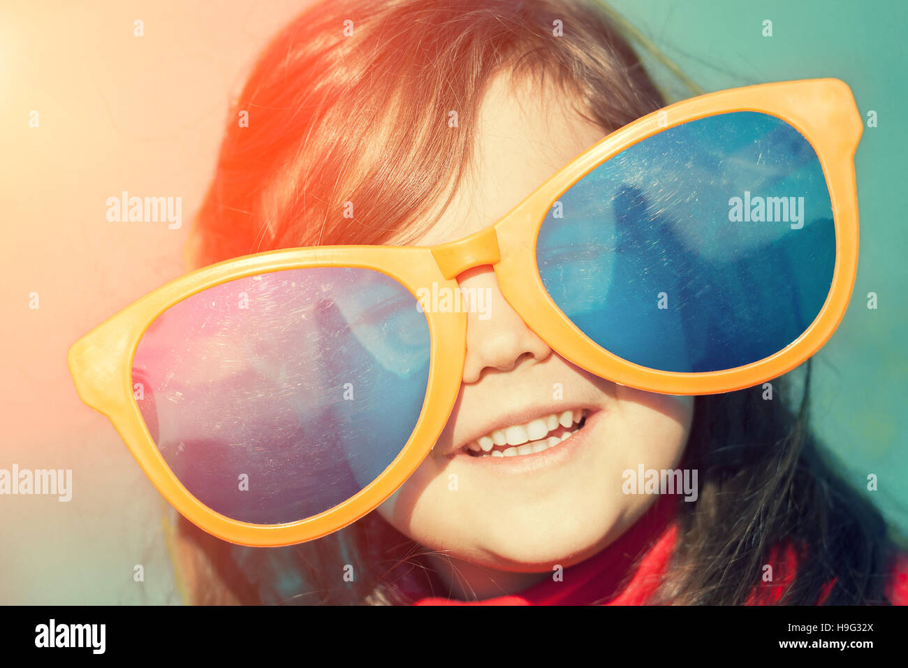 Girl looking sun hot hi-res stock photography and images - Alamy