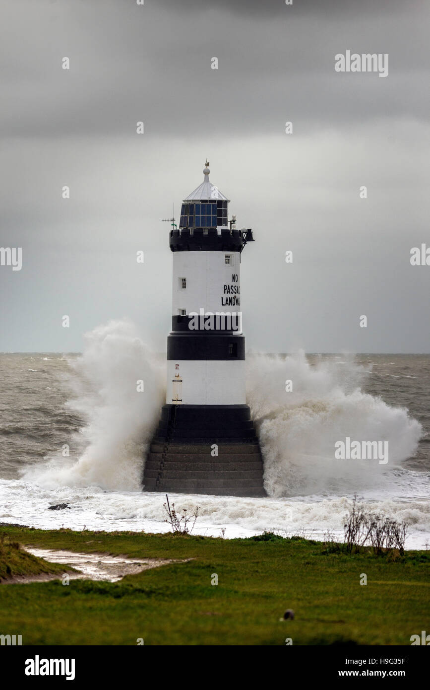 Windy splash spray hi-res stock photography and images - Alamy