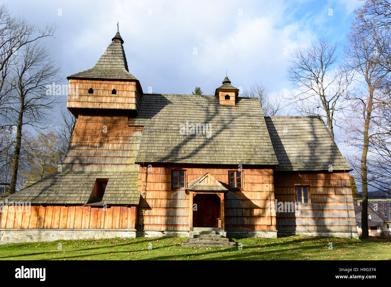 Wooden gothic church hi-res stock photography and images - Alamy
