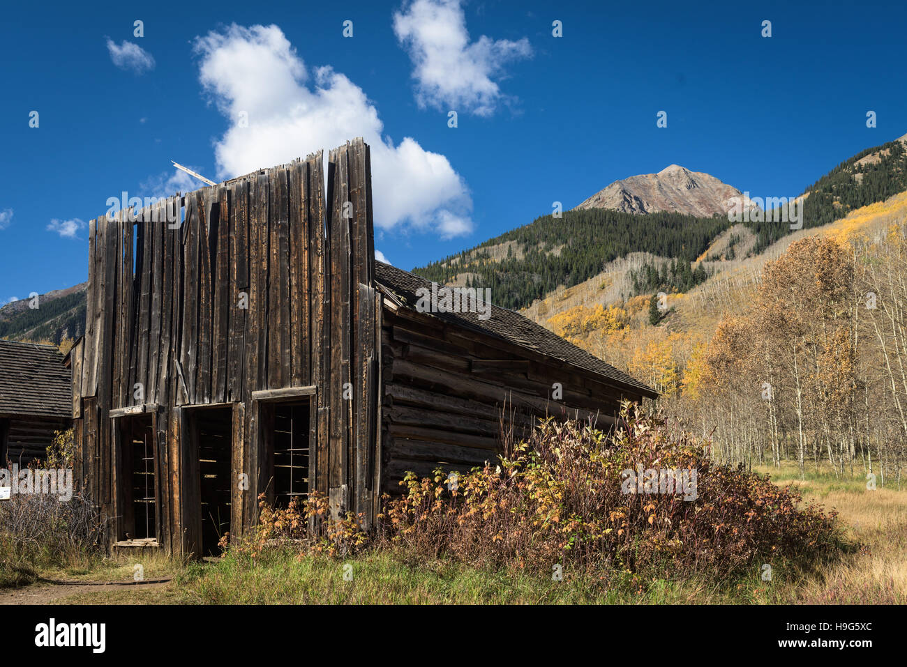 Abandoned wooden building in the old mining town of Ashcroft, Colorado ...