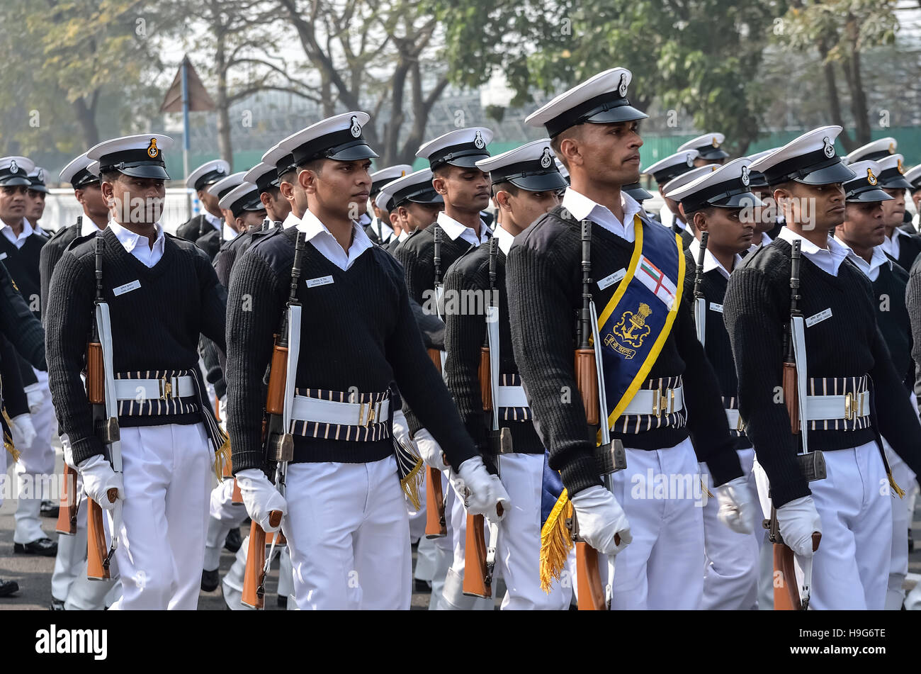 Indian army soldier assault hi-res stock photography and images - Alamy