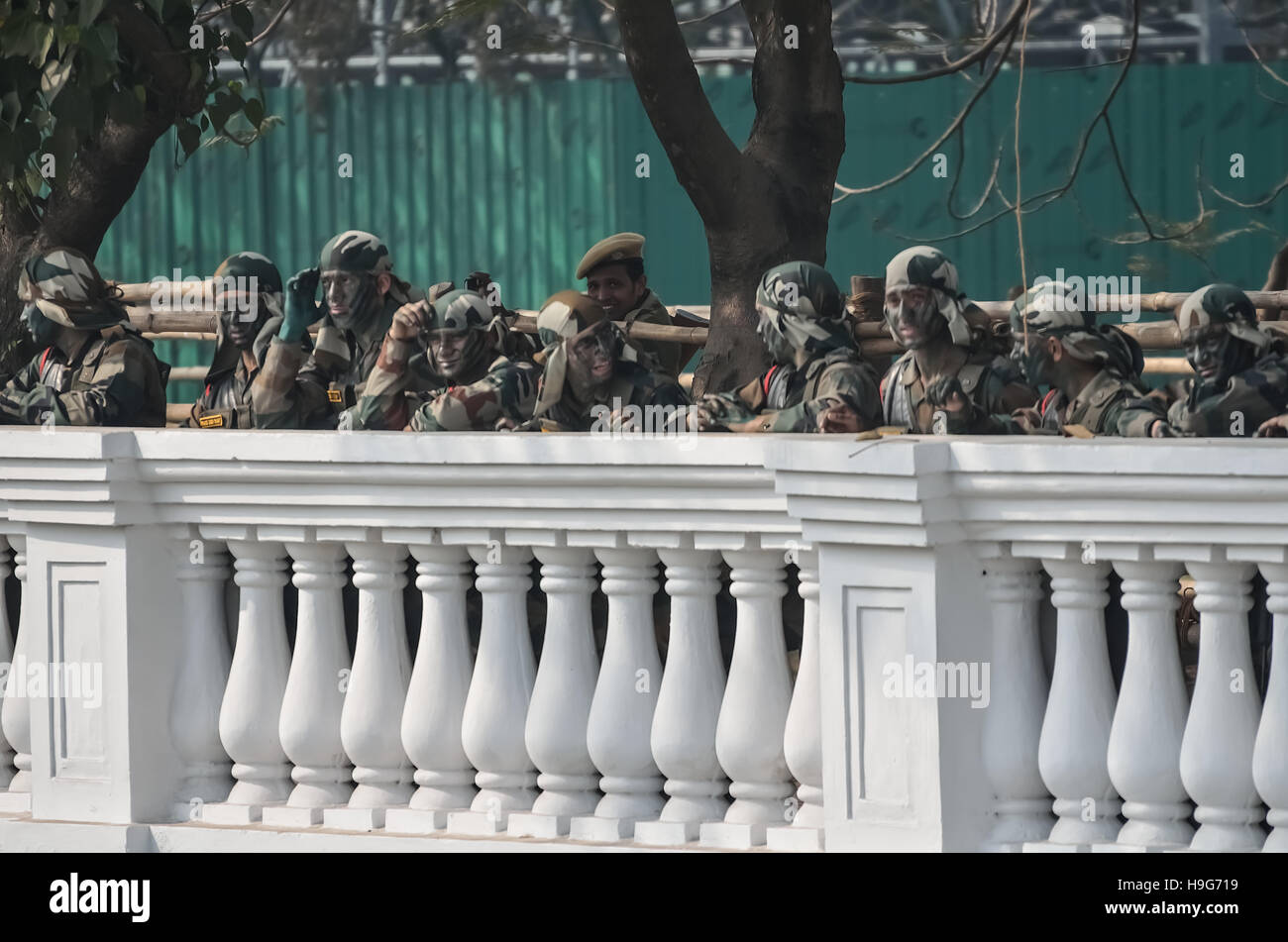 Indian army soldier ak 47 gun hi-res stock photography and images - Alamy