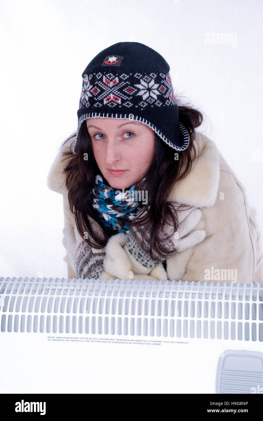 Old person freezing indoors hi-res stock photography and images - Alamy