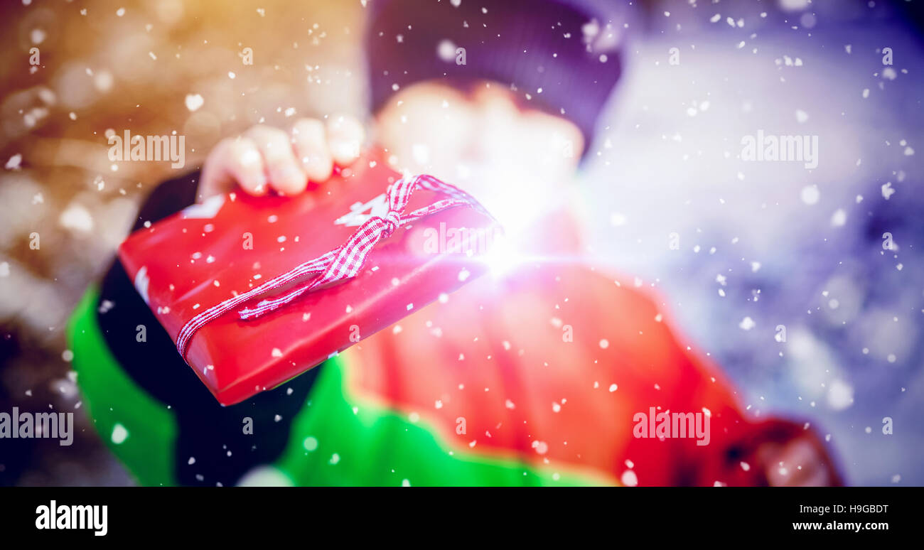 Giving present hi-res stock photography and images - Alamy