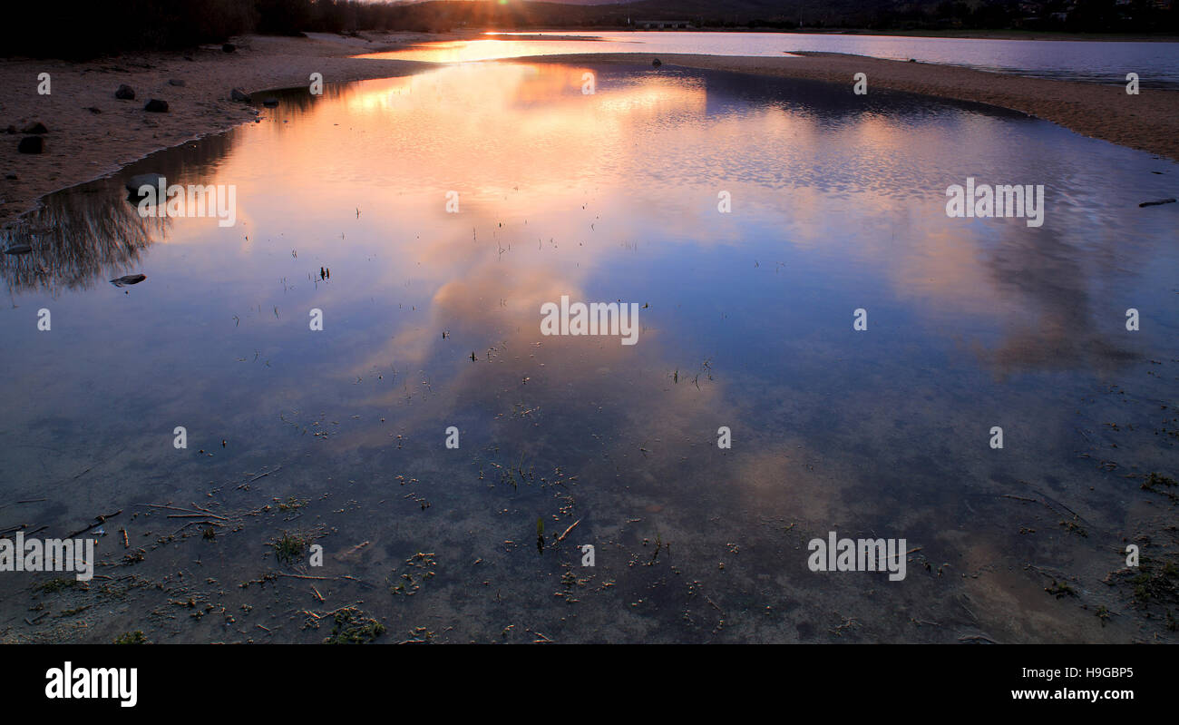 Sun shimmering on water hi-res stock photography and images - Alamy