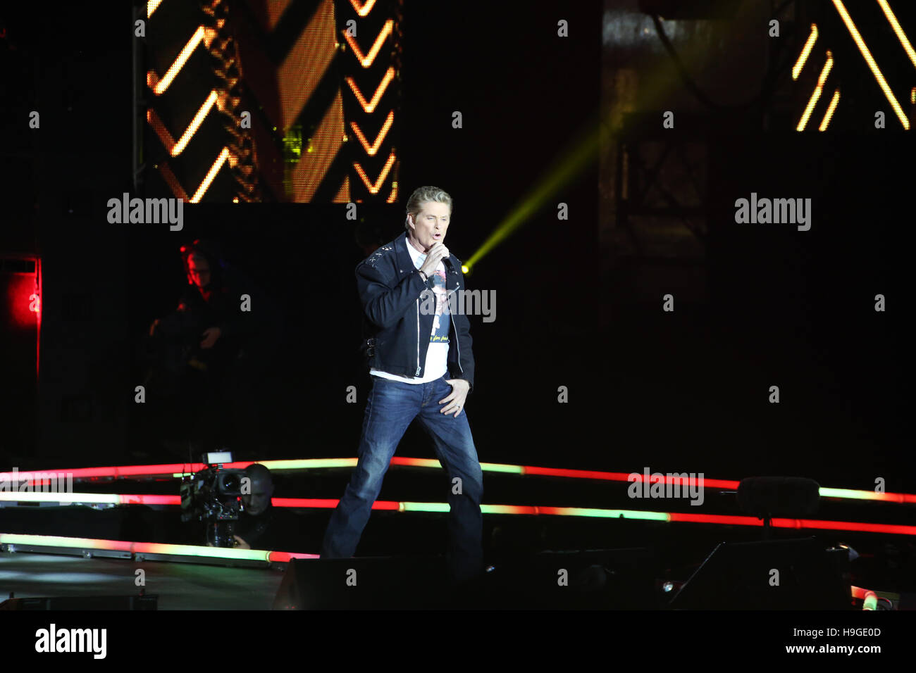 David hasselhoff on stage hi-res stock photography and images - Alamy