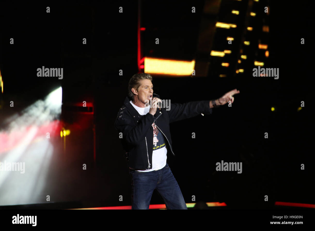 David hasselhoff on stage hi-res stock photography and images - Alamy