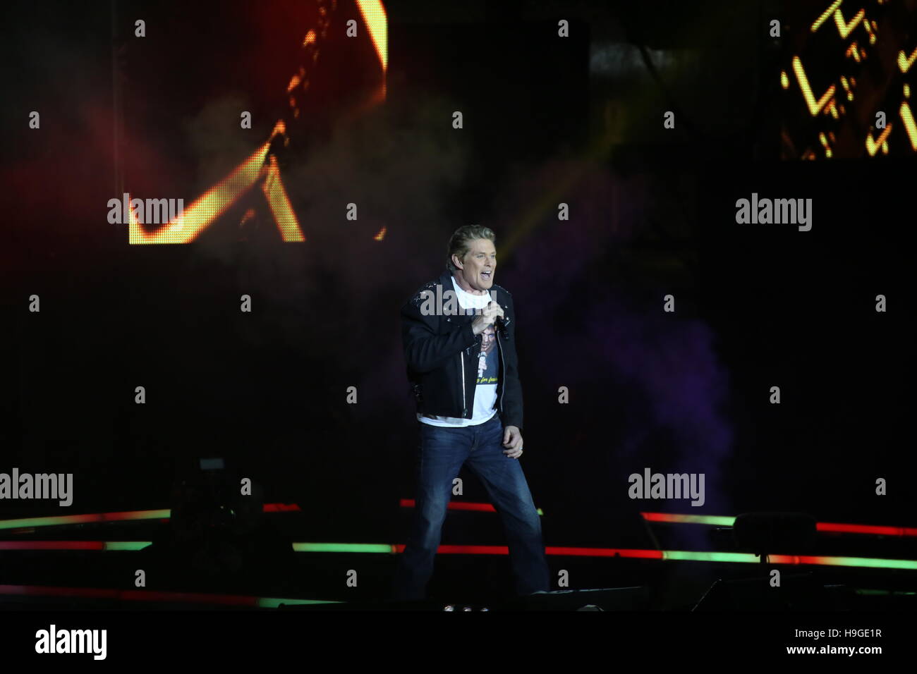 David hasselhoff on stage hi-res stock photography and images - Alamy