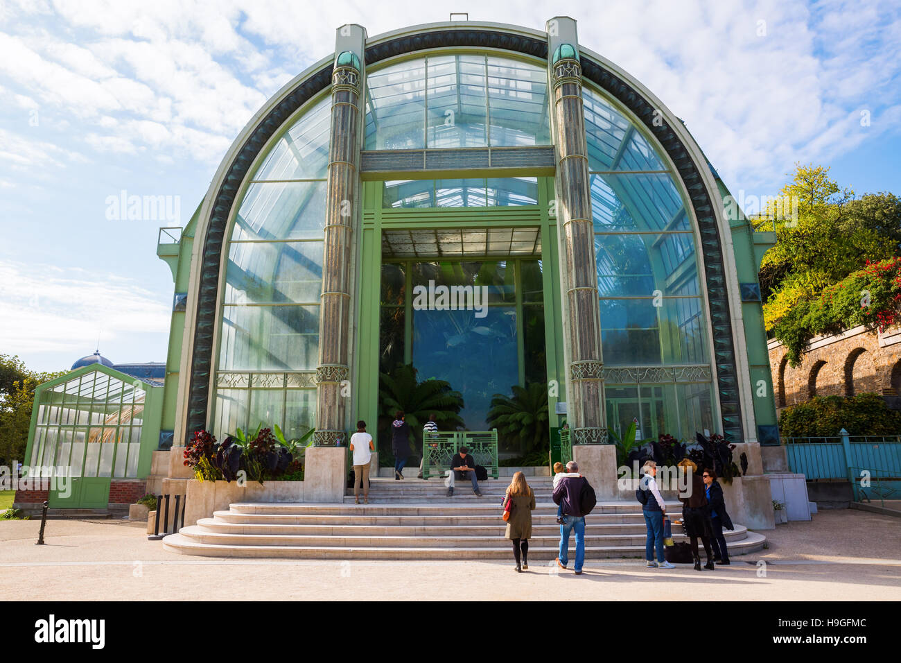 Greenhouse paris botanical garden hi-res stock photography and images ...
