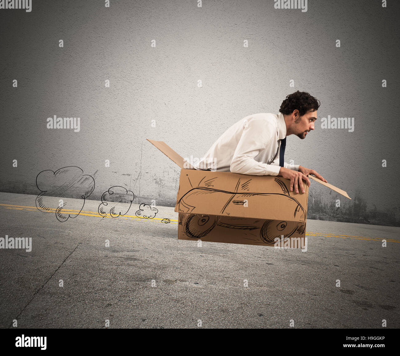 Cardboard box car hi-res stock photography and images - Alamy