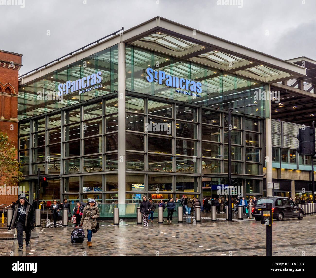 Eurostar st pancras international railway station hi-res stock ...