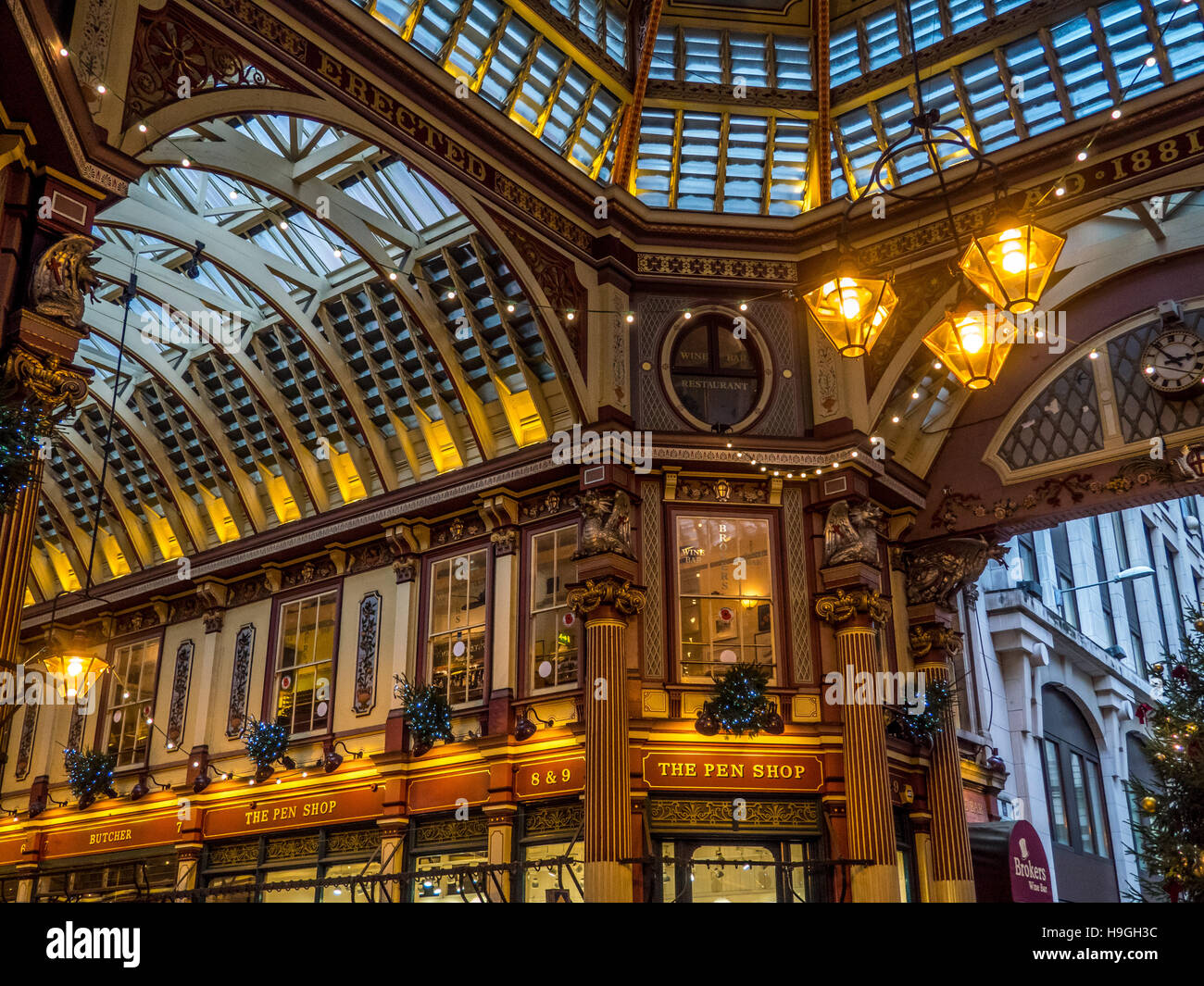 Leadenhall building interior hi-res stock photography and images - Alamy