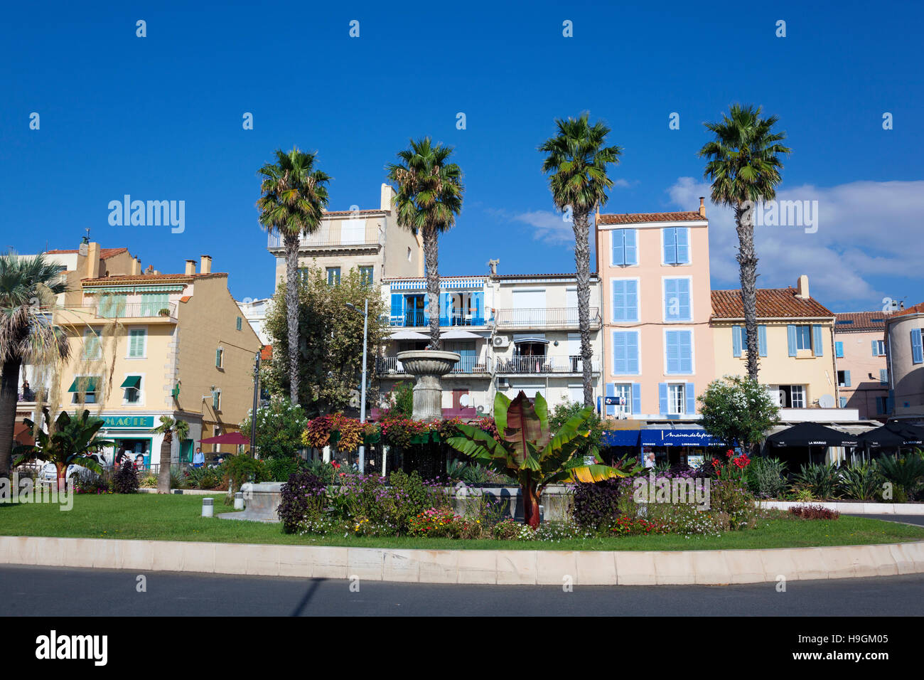 Colourful mediterranean houses in Bandol, France Stock Photo - Alamy