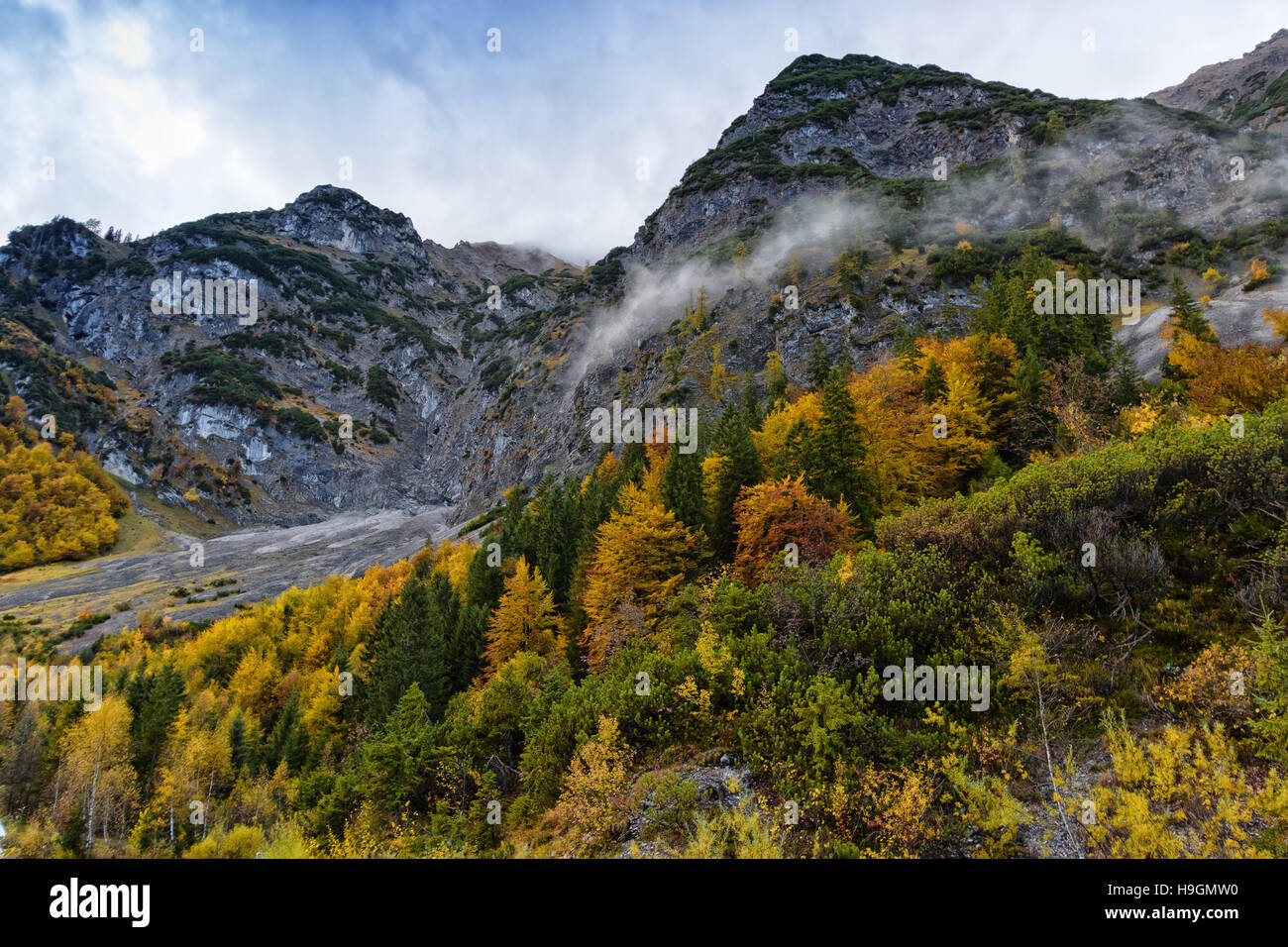 Fall in alps hi-res stock photography and images - Alamy