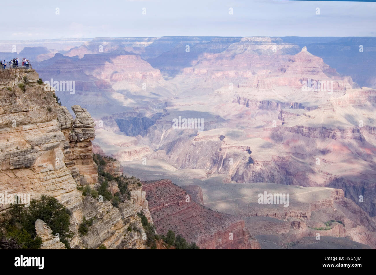 U.S.A. ARIZONA; GRAND CANYON; SOUTH RIM POV FROM MATHERS/ YAVAPI POINTS ...