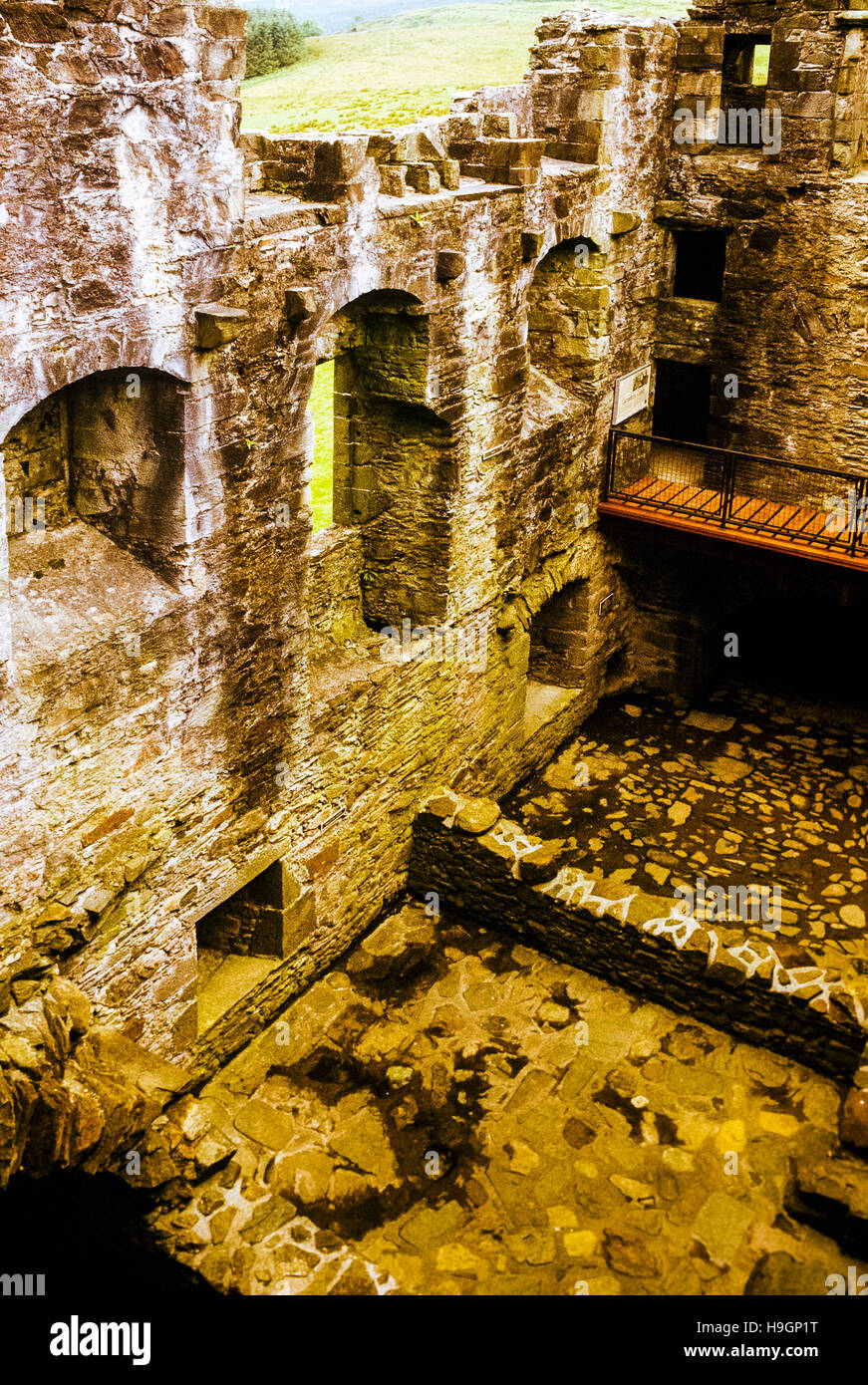 ruined castle scotland uk Stock Photo - Alamy