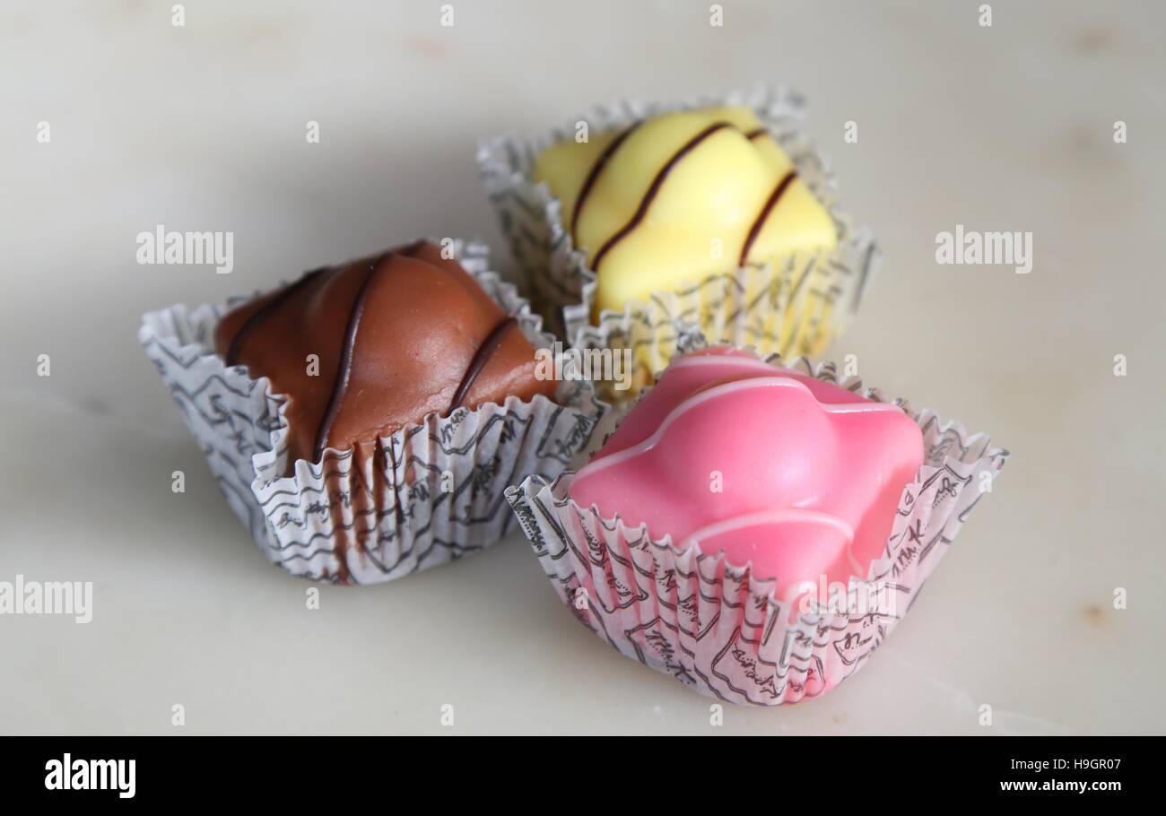 Mr Kipling Fondant Fancies Stock Photo - Alamy