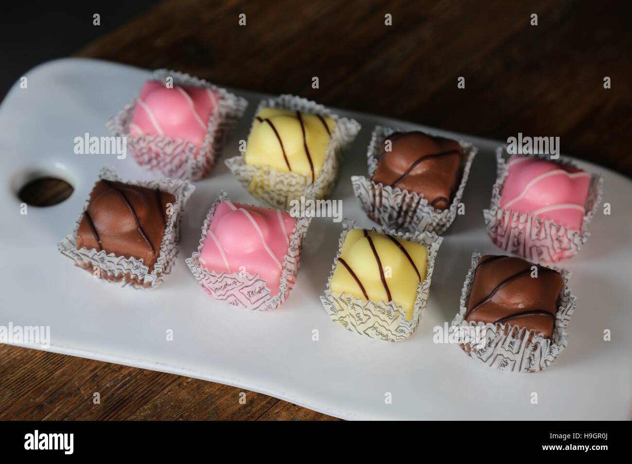 Mr kipling cake hi-res stock photography and images - Alamy