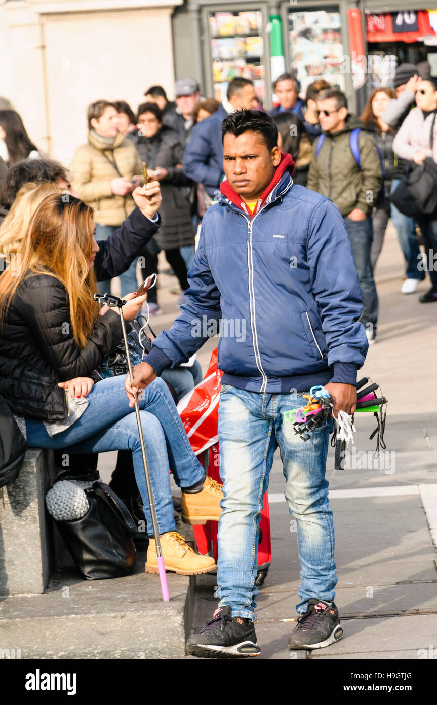 One of many street traders, common in most Italian tourist cities ...