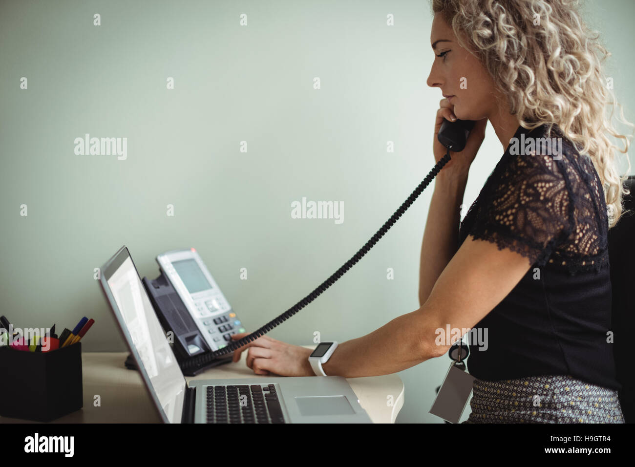 Landline internet hi-res stock photography and images - Alamy