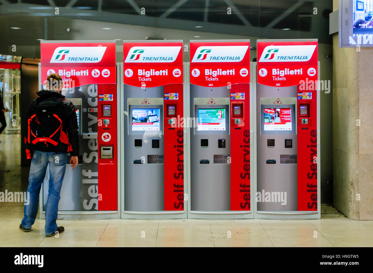 Rail Ticket Machine Stock Photos & Rail Ticket Machine Stock Images - Alamy