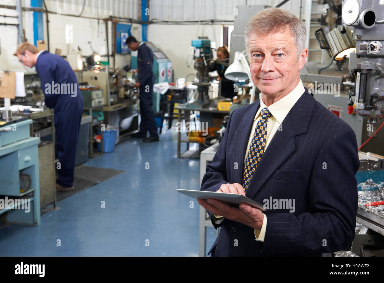 Engineering staff hi-res stock photography and images - Alamy