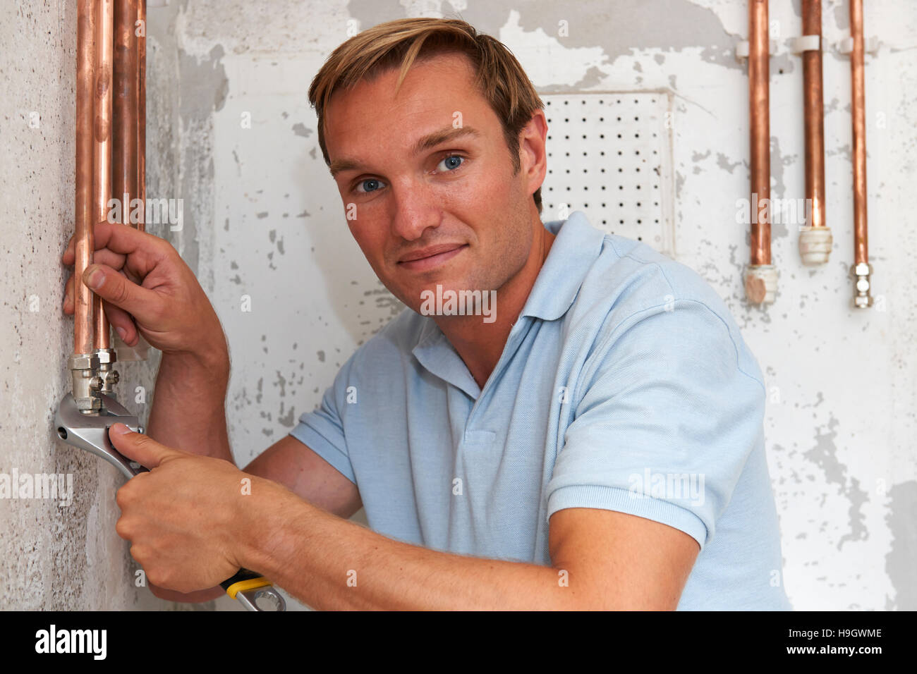 Men working on site hi-res stock photography and images - Alamy