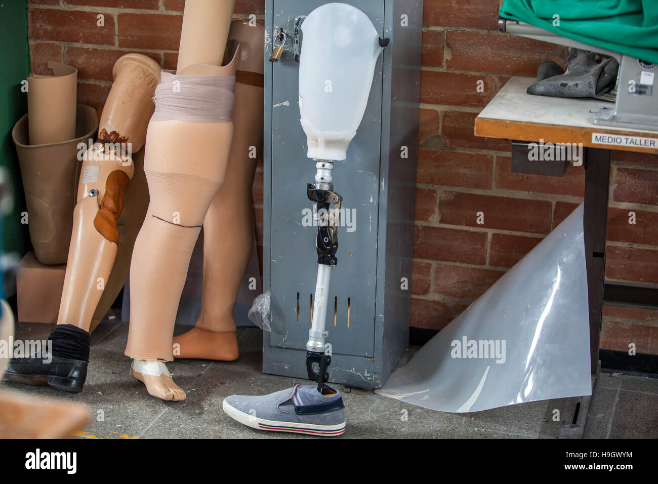 October 10, 2016 - Landmine Victims Receive Donation of 25 Prosthesis ...