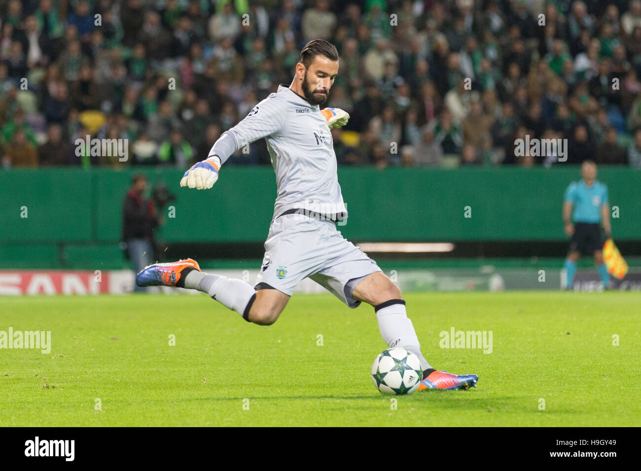 Portugal goalkeeper hi-res stock photography and images - Alamy