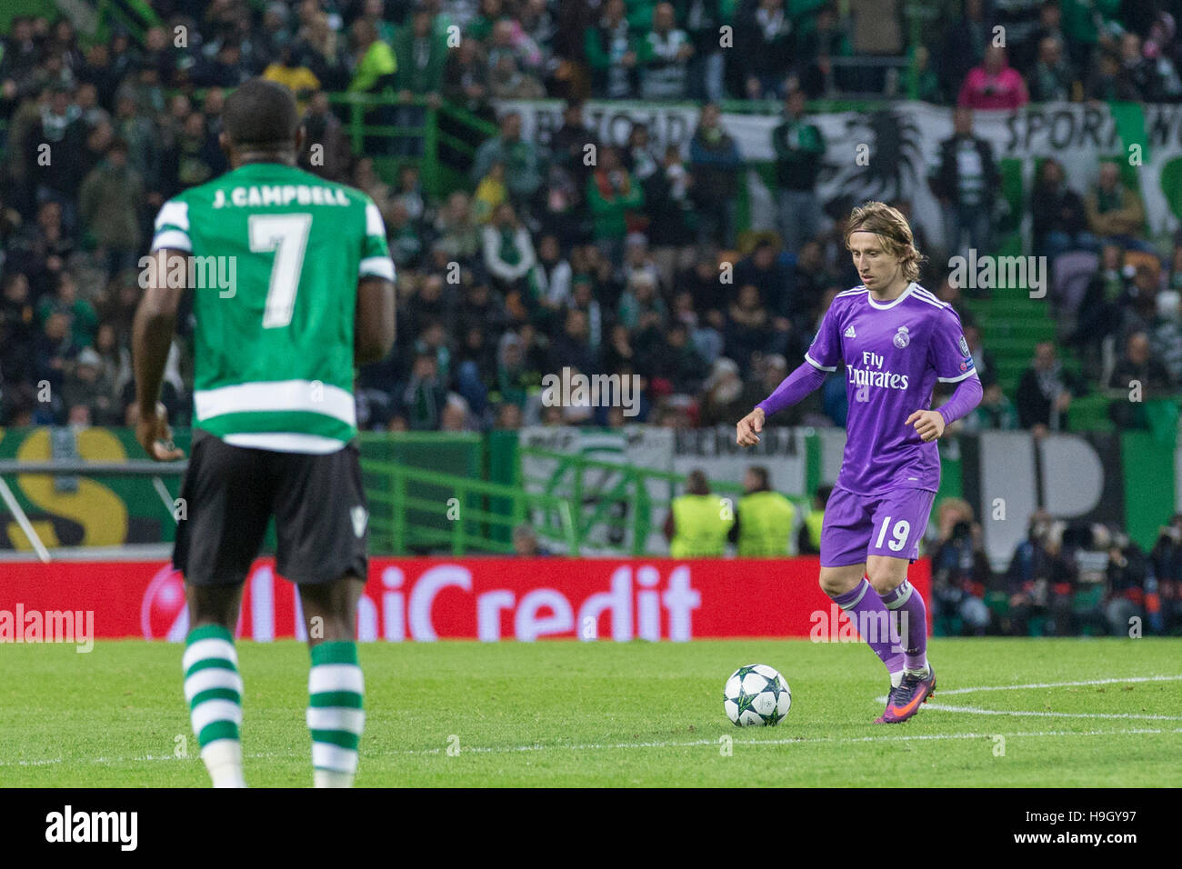 Lisbon, Portugal. 22nd Nov, 2016. Real Madrid's midfielder from Croatia ...