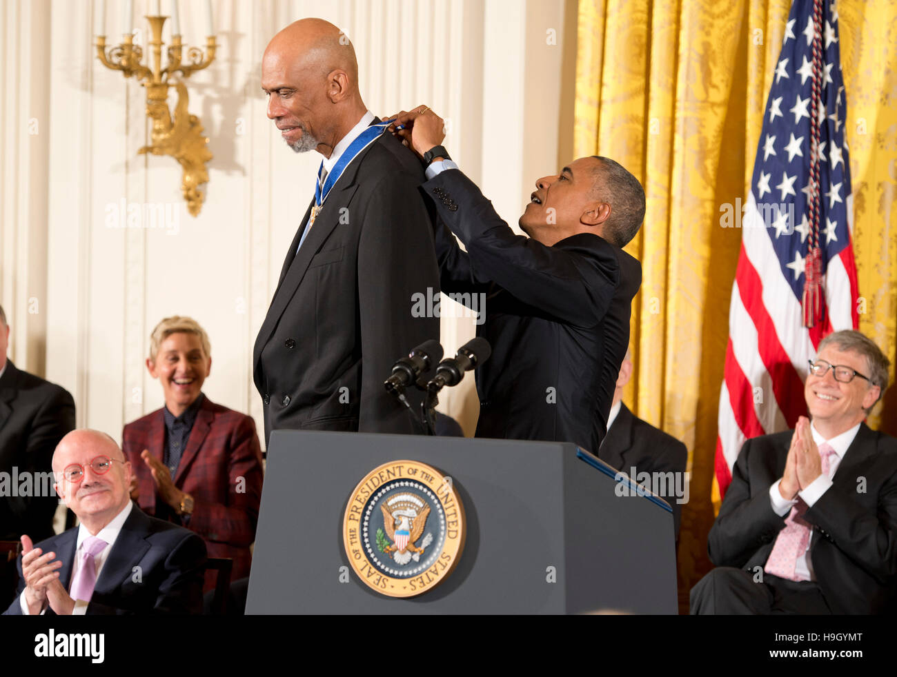 Kareem abdul jabbar hi-res stock photography and images - Alamy