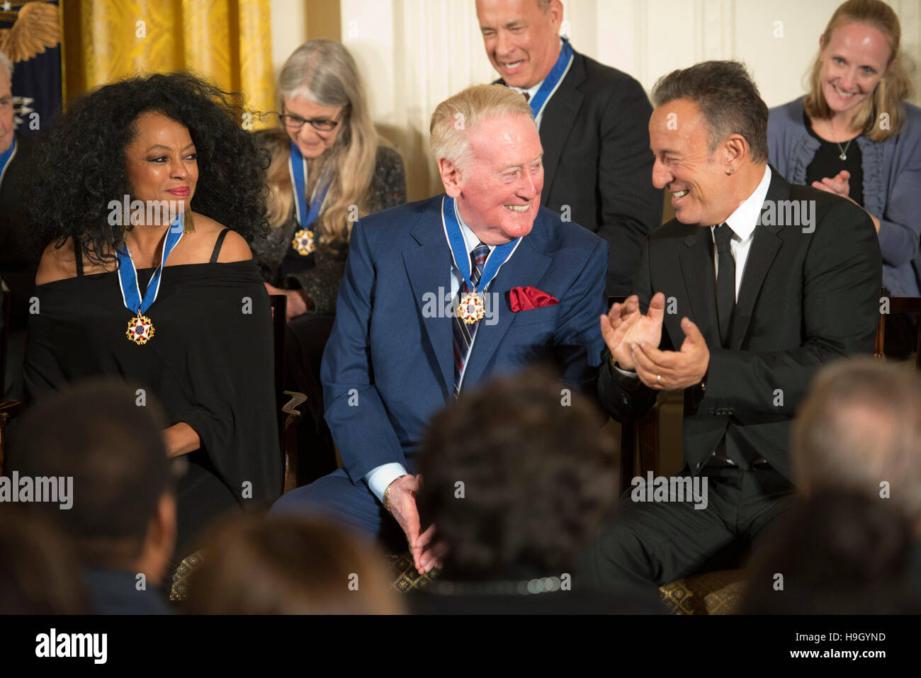 Washington DC, USA. 22nd November, 2016. From left to right, Diana Ross ...