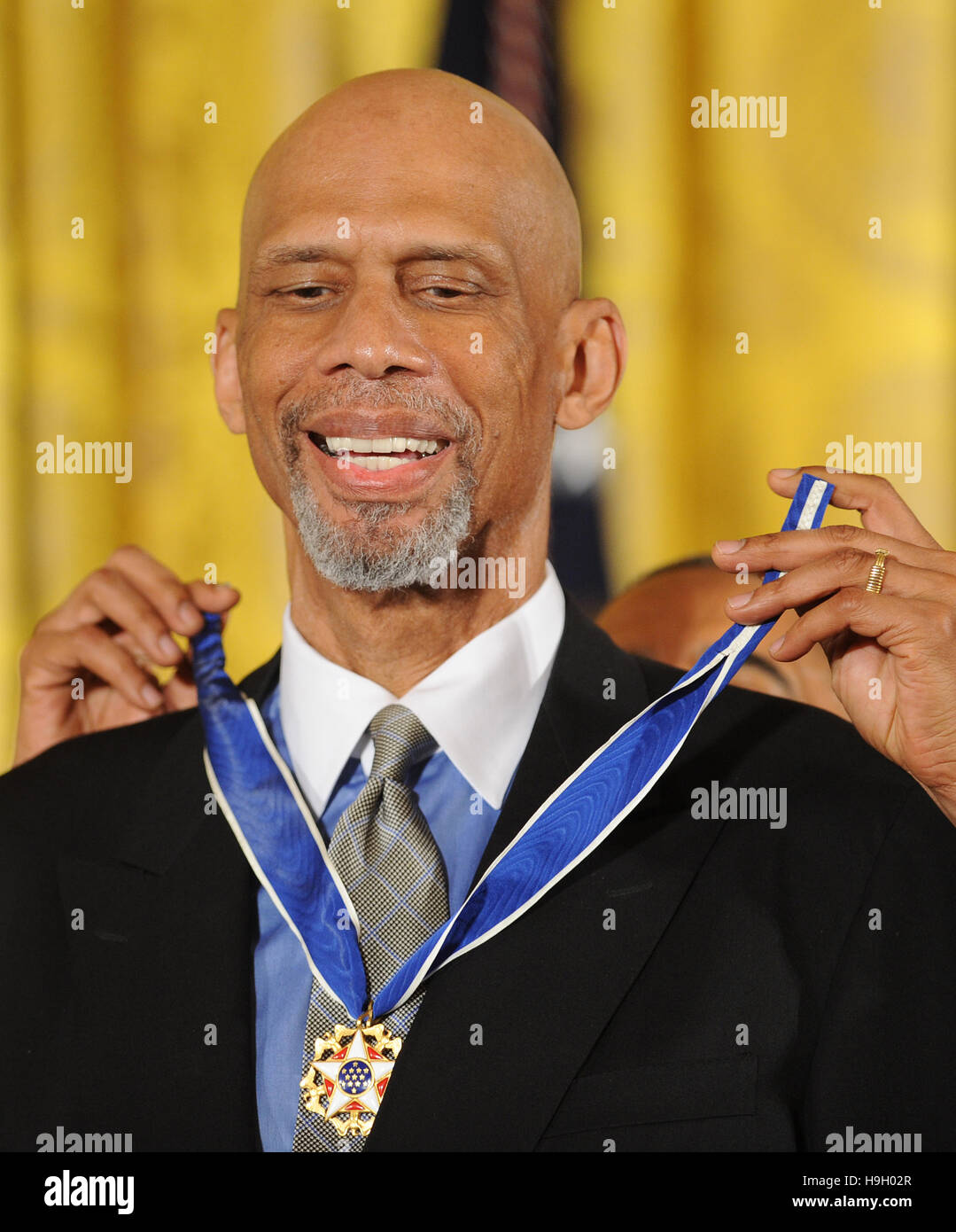 Kareem abdul jabbar hi-res stock photography and images - Alamy