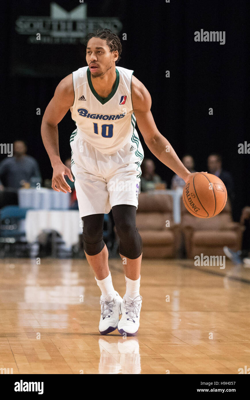 Reno, Nevada, USA. 22nd Nov, 2016. Reno Bighorn Guard ISAIAH COUSINS ...