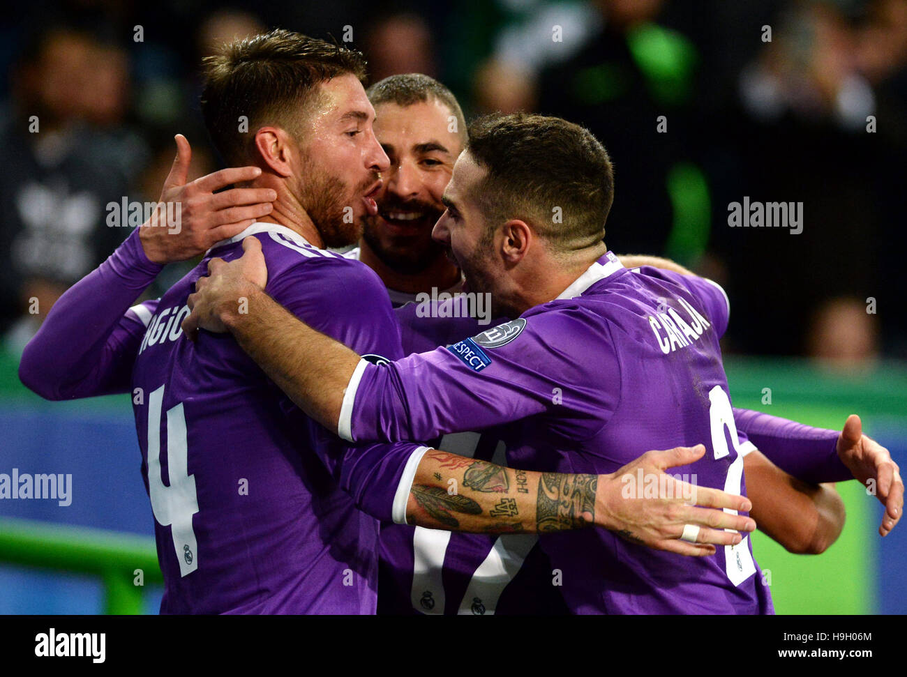 Lisbon, Portugal. 22nd Nov, 2016. Real Madrid's Karim Benzema(C ...