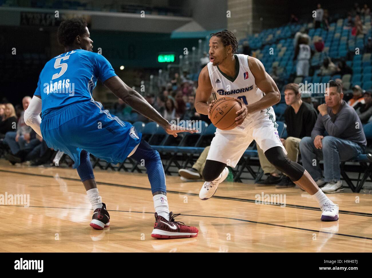 Reno, Nevada, USA. 22nd Nov, 2016. Reno Bighorn Guard ISAIAH COUSINS ...