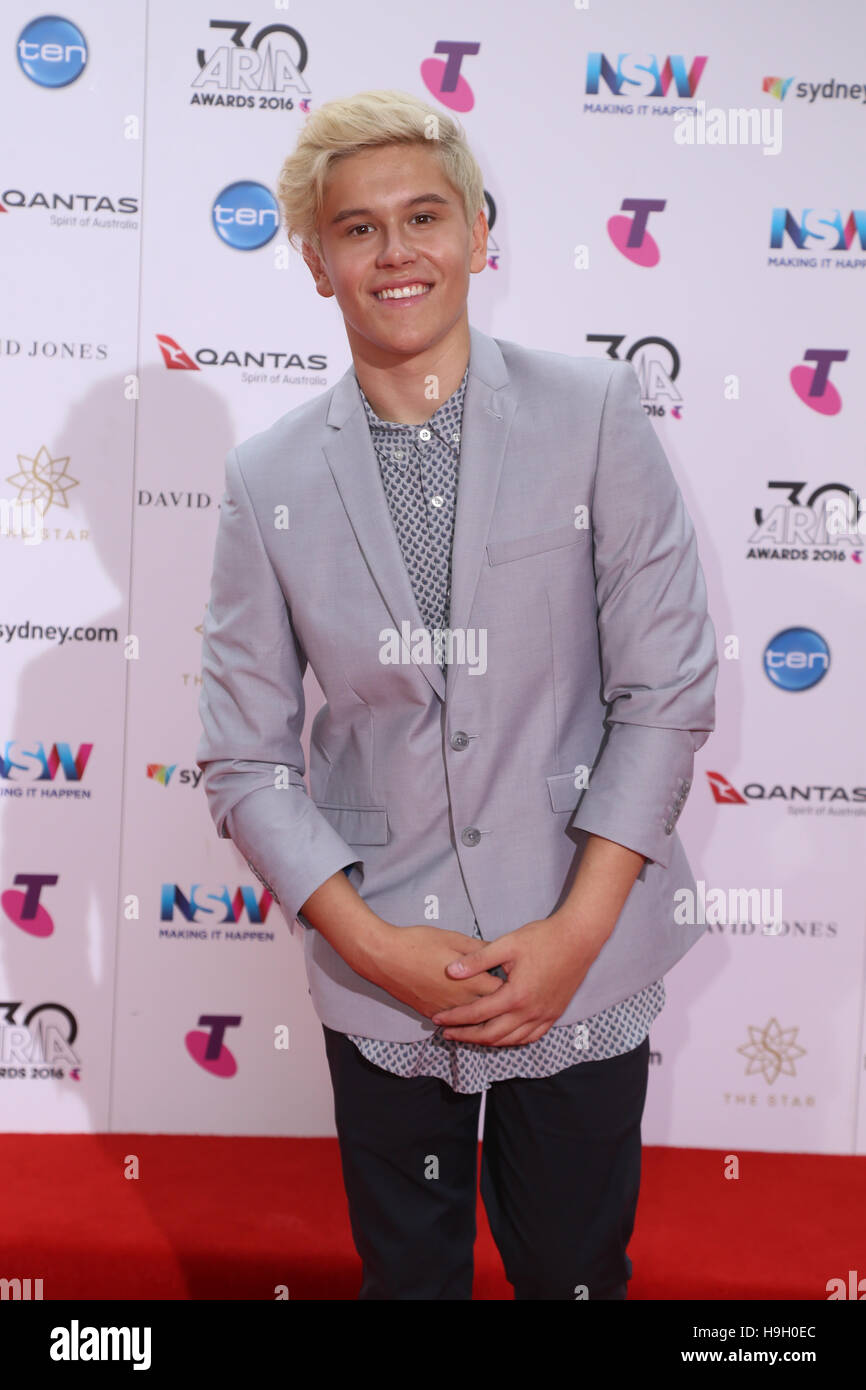 Sydney, Australia. 23rd November 2016. Jai Waetford arrives on the red ...